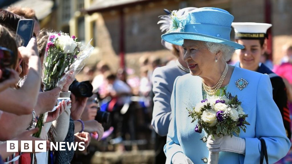 Queen Elizabeth II: Tributes from across Derbyshire - BBC News