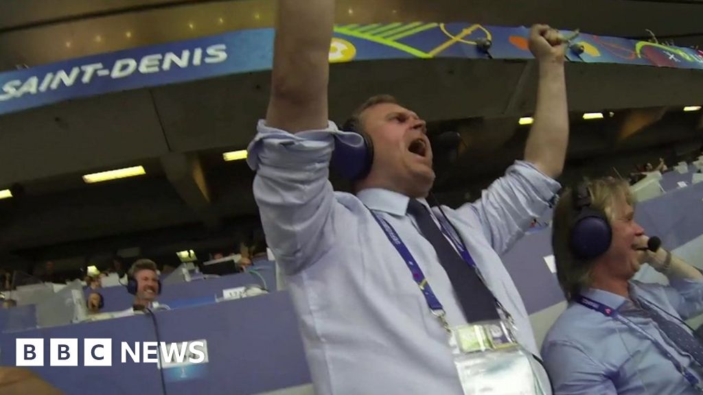 Commentator's ecstatic screams after Iceland win - BBC News
