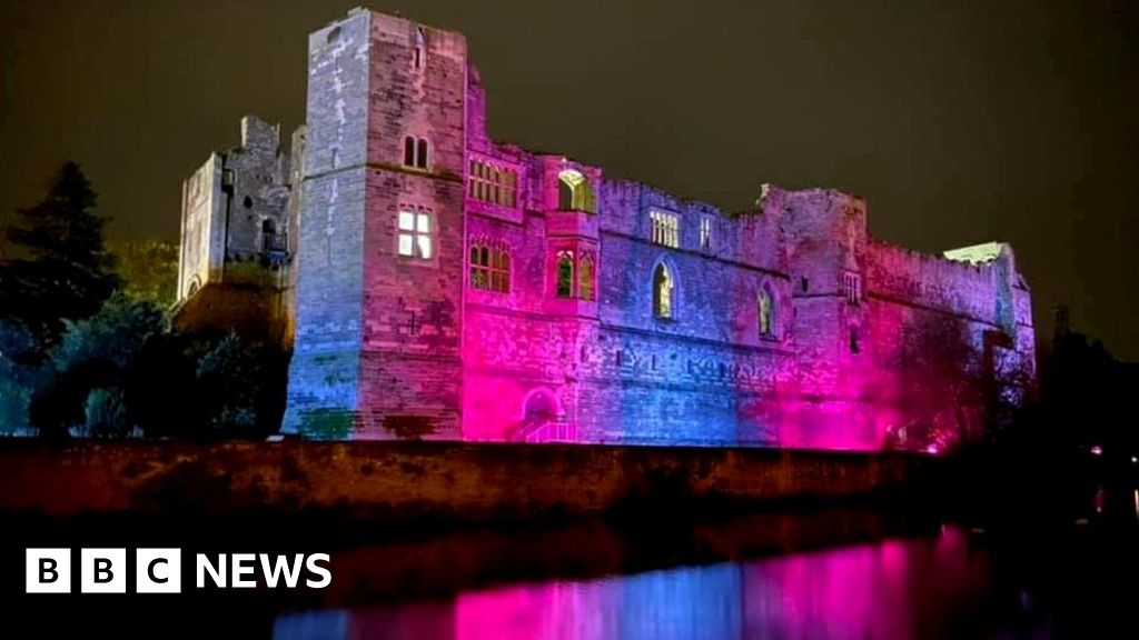 East Midlands buildings light up to highlight baby loss - BBC News