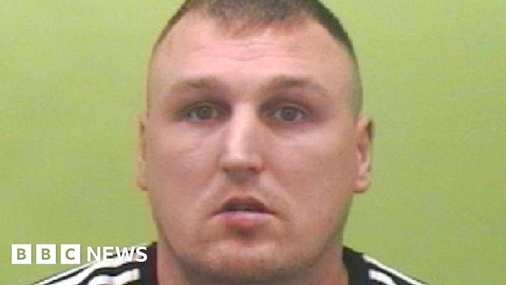 Tall Gateshead robber who blamed shorter brother is jailed - BBC News