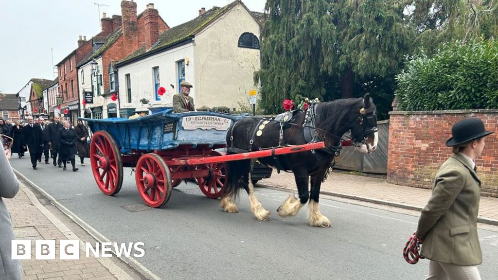 Hundreds attend funeral of farming pioneer Eric Freeman - BBC News