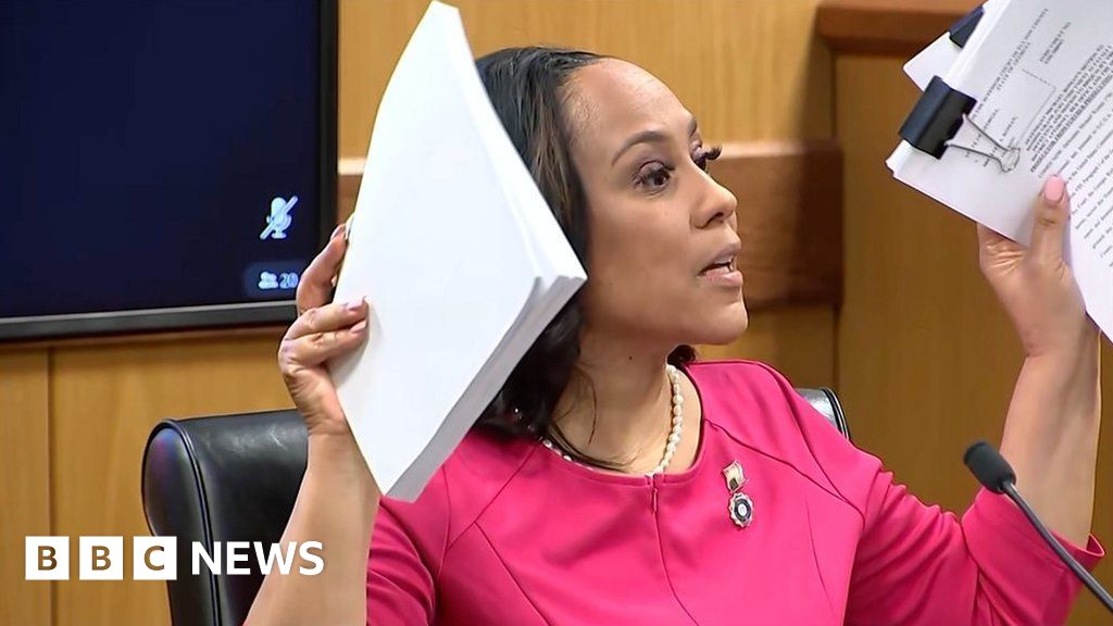 Fani Willis' surprise testimony... in 75 seconds