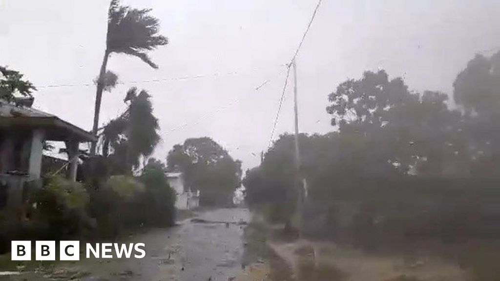 Cyclone Harold : Superstorm hits Vanuatu after killing 27 in Solomons ...