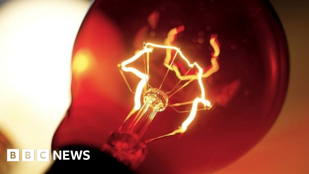 Hackers behind Ukraine power cuts, says US report - BBC News