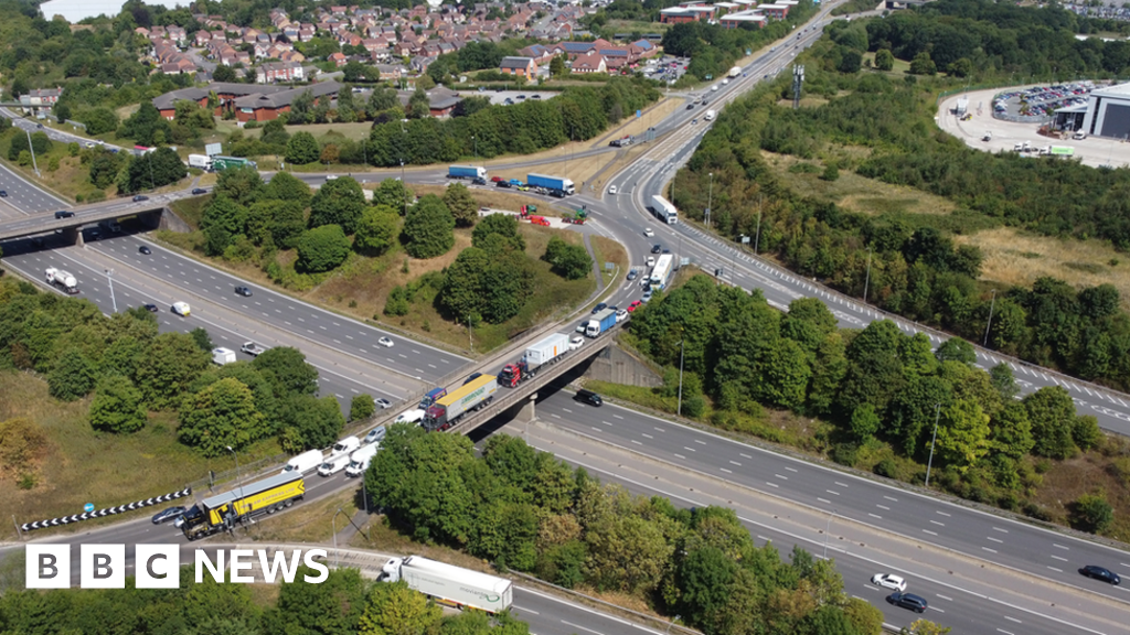 M1: New plans for junction 28 upgrade to be sent to government - BBC News