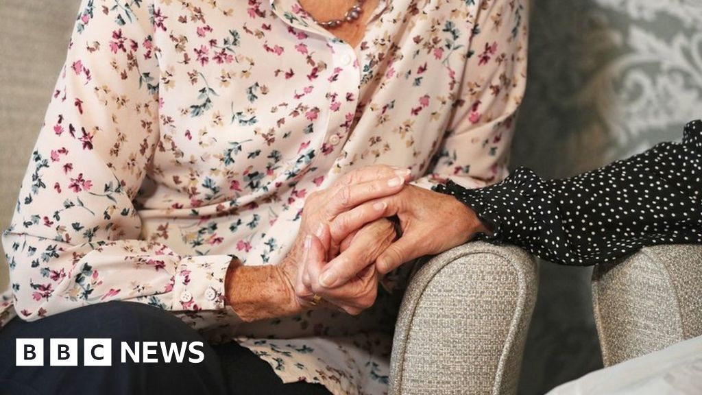 'Inadequate' Nottingham care home put into special measures - BBC News