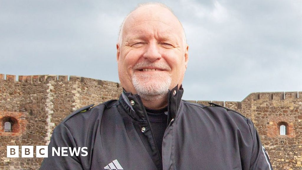 David Hilditch: Former DUP assembly member dies aged 60 - BBC News