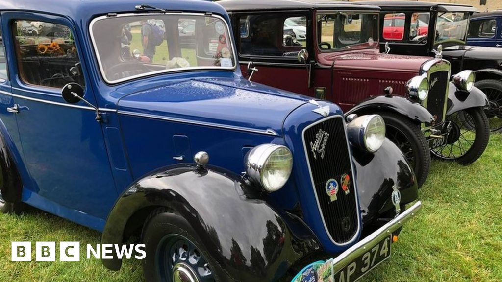 Austin 7 celebrated at special car festival at Prescott - BBC News