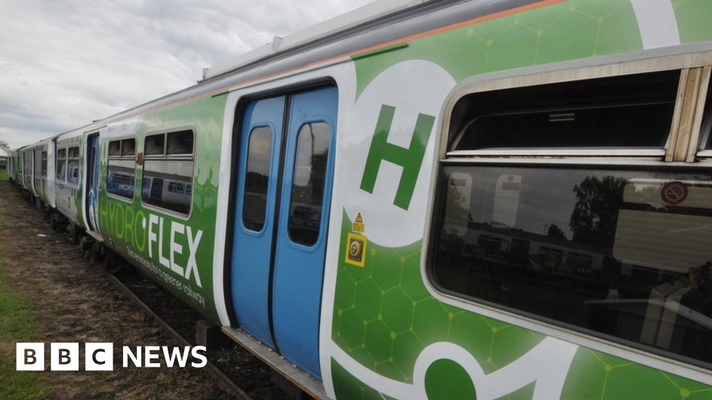 All aboard Britain’s first hydrogen train - BBC News