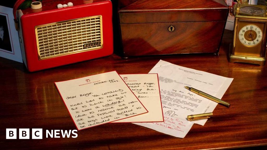 Princess Diana's handwritten letters to be auctioned