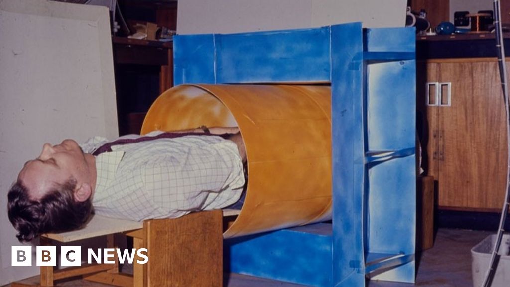 Image of cardboard tube MRI scanner released - BBC News