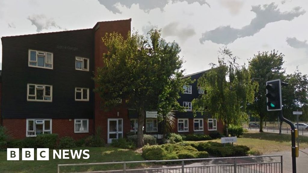 Fatal Southend flat fire 'caused by dropped cigarette'