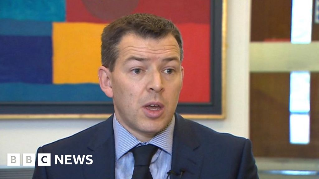 'We hope as many people as possible transfer', says HMRC - BBC News