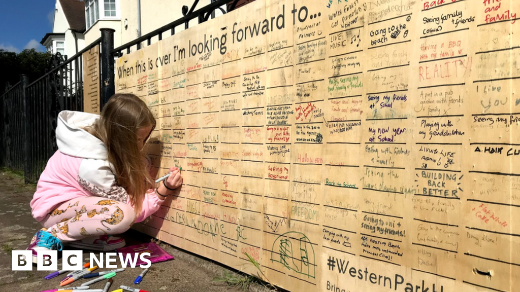 Coronavirus: Strangers share post-lockdown aims on 'hope board'