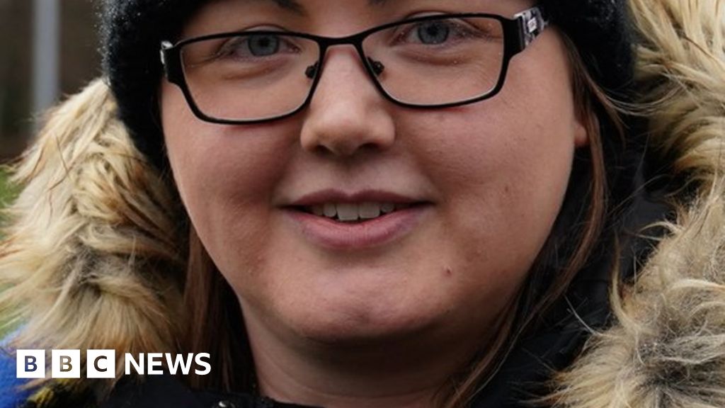 Fans pay tribute to Scottish rugby legend Doddie Weir - BBC News