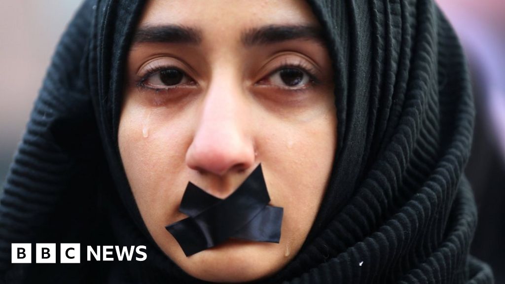 Aleppo Syria: Global shows of solidarity over Aleppo - BBC News