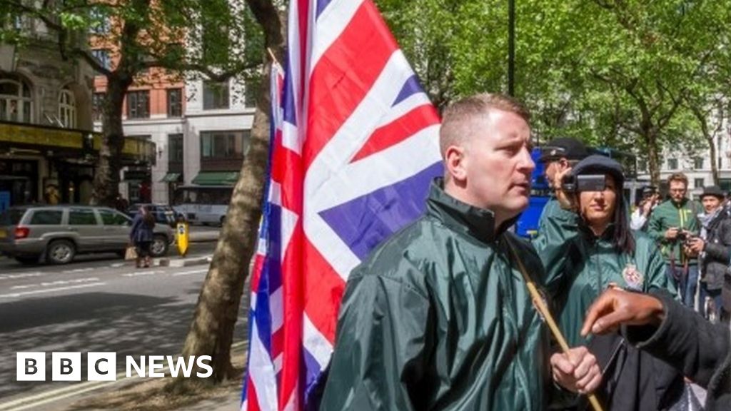 Britain First leaders 'banned from Luton' - BBC News