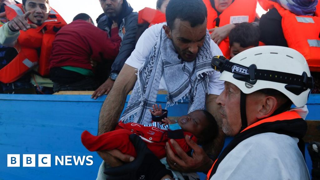 Migrant boats: Thousands saved off Libyan coast over Easter - BBC News