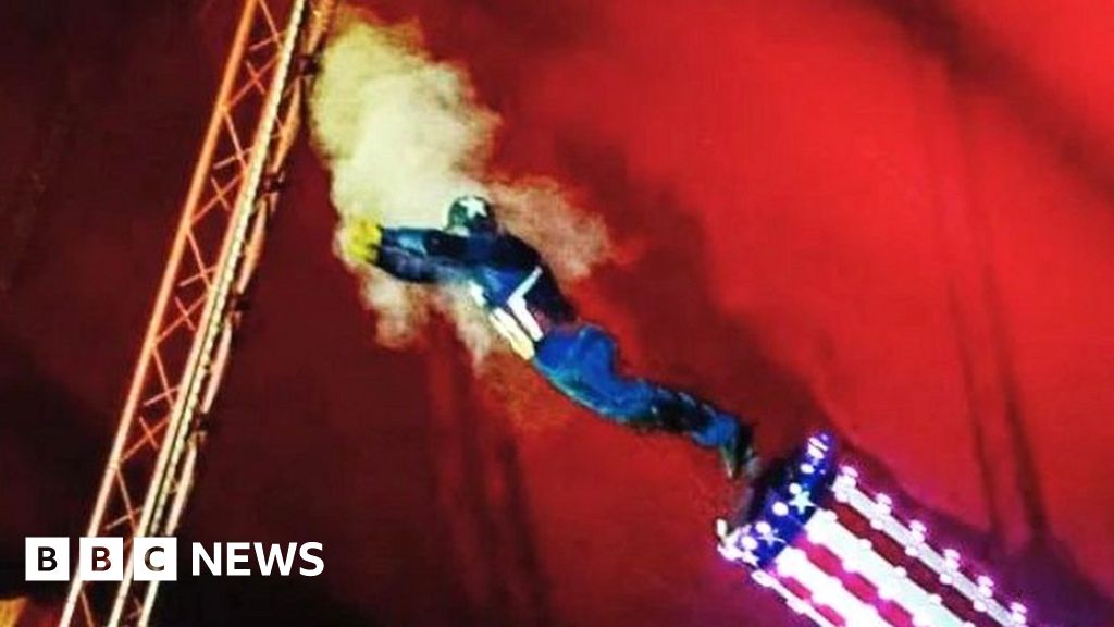 Circus acrobat injured in human cannonball stunt in Caerphilly - BBC News