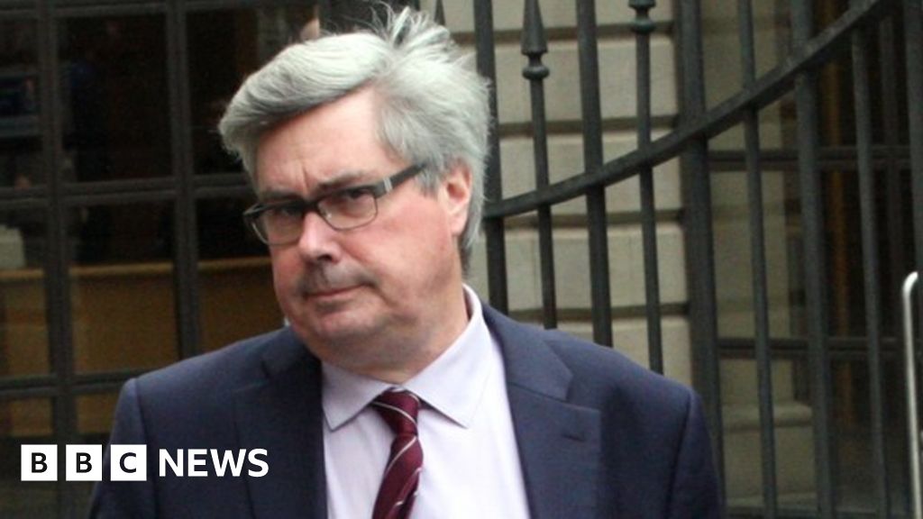 Neil Trotter jailed for taking photos up women's skirts - BBC News