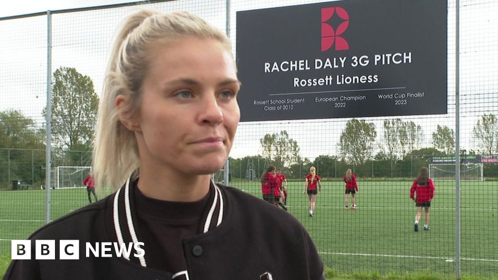 Harrogate Lioness Rachel Daly unveils pitch at former school