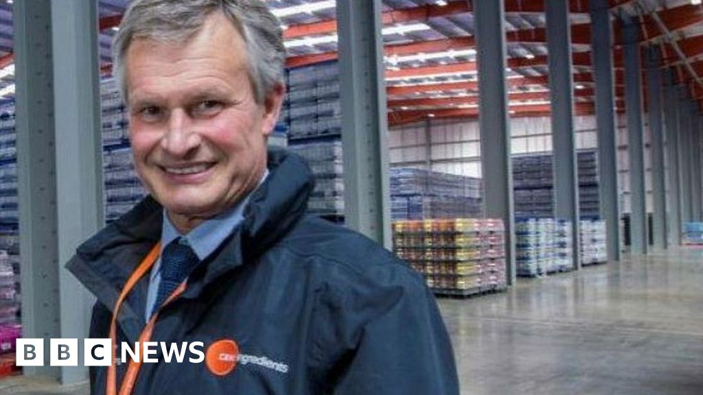 Soft drinks firm plans to expand Leeming Bar manufacturing base - BBC News