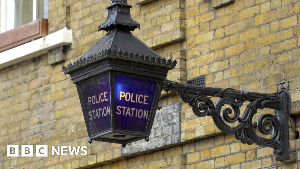 Surrey police station sales 'on track to raise £30m' - BBC News
