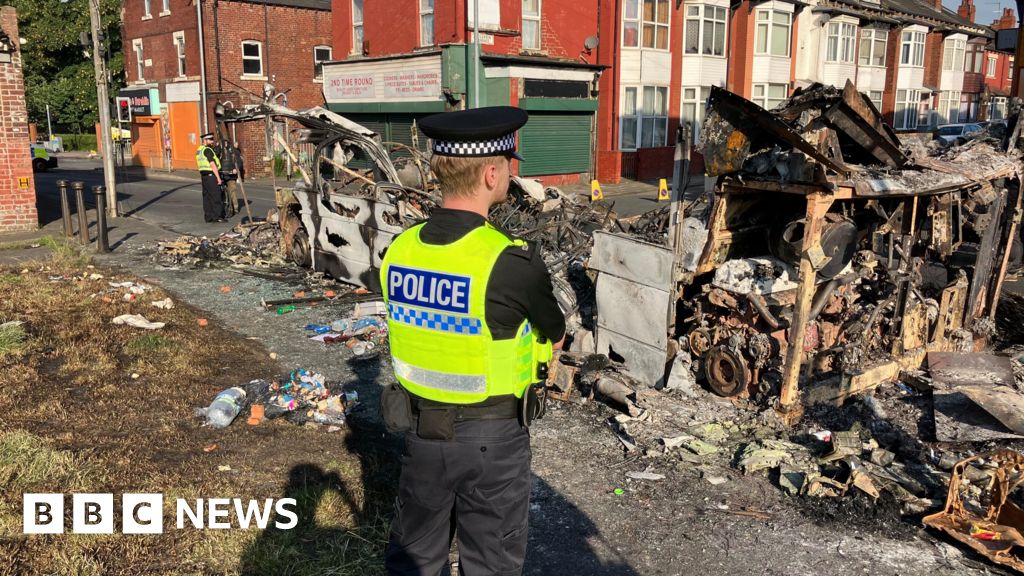 Girl, 16, admits violent disorder and arson in Harehills