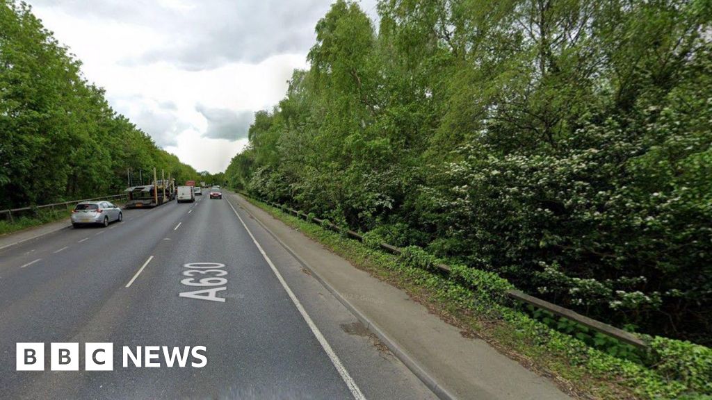 Driver dies after collision between car and lorry in Doncaster - BBC News