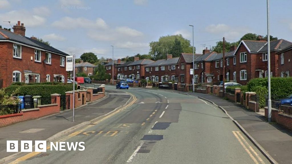 Dylan Scanlon named as boy found dead in Oldham - BBC News