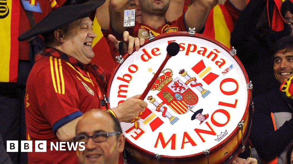 Spain fan Manolo's stolen drum handed in