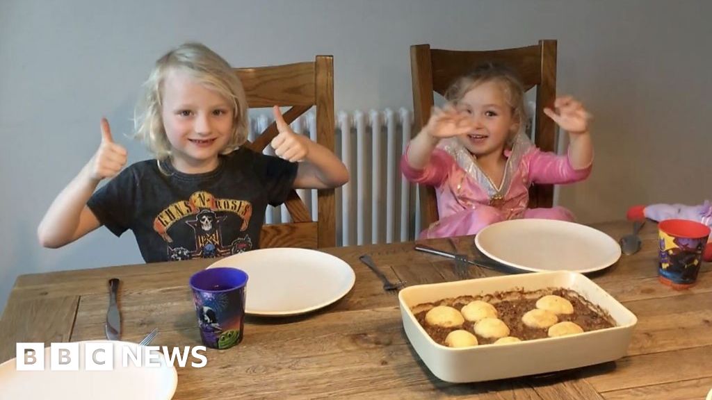 Coronavirus: Children get school dinner recipe to make their own - BBC News
