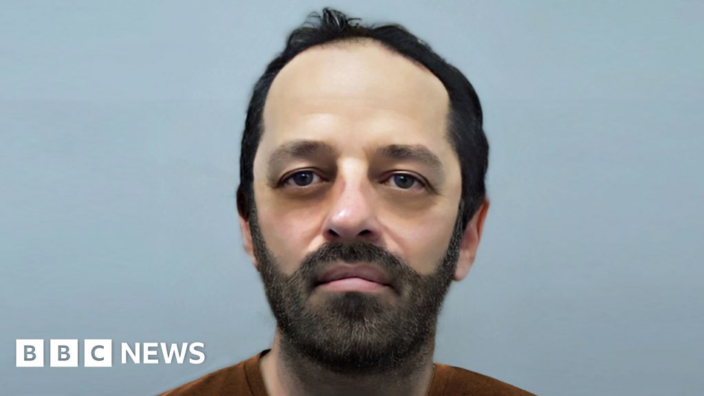 Leah Croucher murder suspect changed appearance - police - BBC News