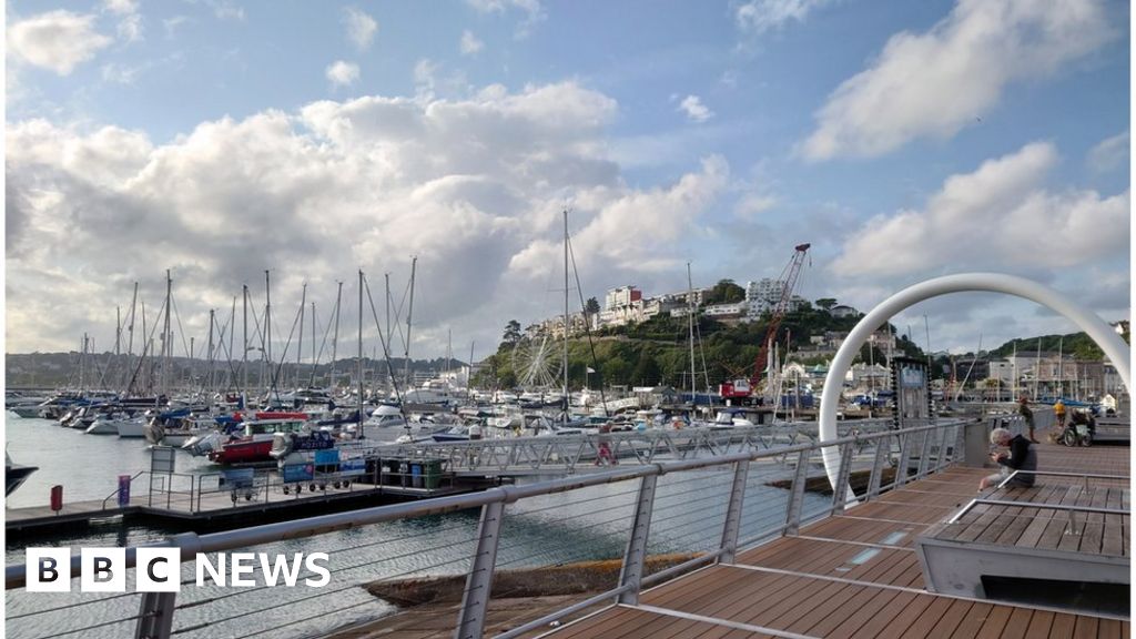 Torbay councillors agree new pontoons in £1.2m revamp - BBC News