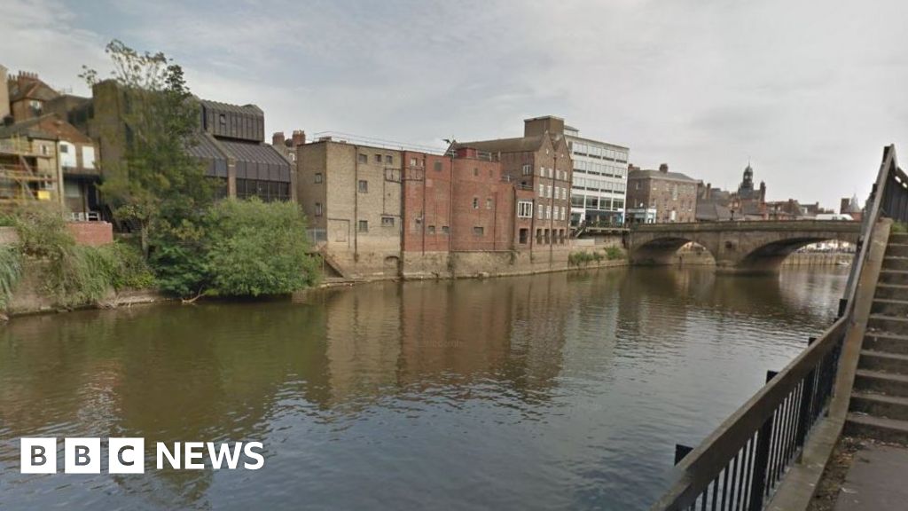 York river safety plea after man pulled from water - BBC News