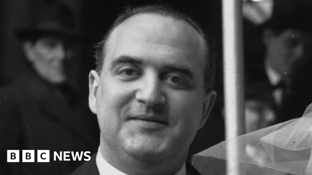 Lady Antonia Fraser pays tribute to Lord Weidenfeld - BBC News