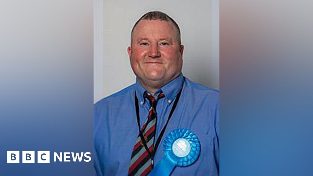 'Gagged' Northamptonshire councillor quits Conservative group