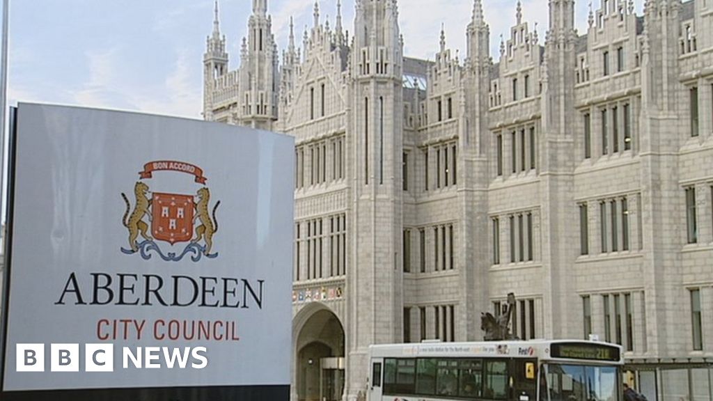 Aberdeen councillors asked to sign letter about insider dealing - BBC News