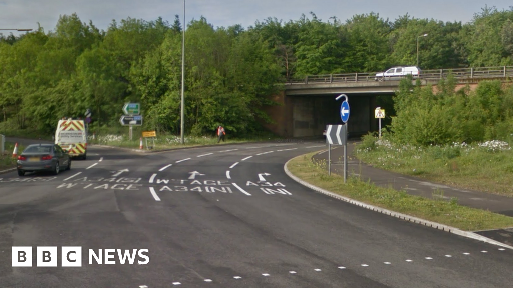 A34 Milton Interchange crash leaves motorcyclist dead - BBC News
