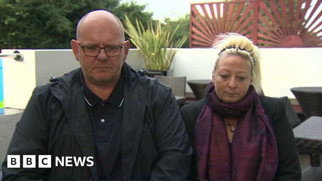 Harry Dunn's family in extradition plea to Donald Trump - BBC News