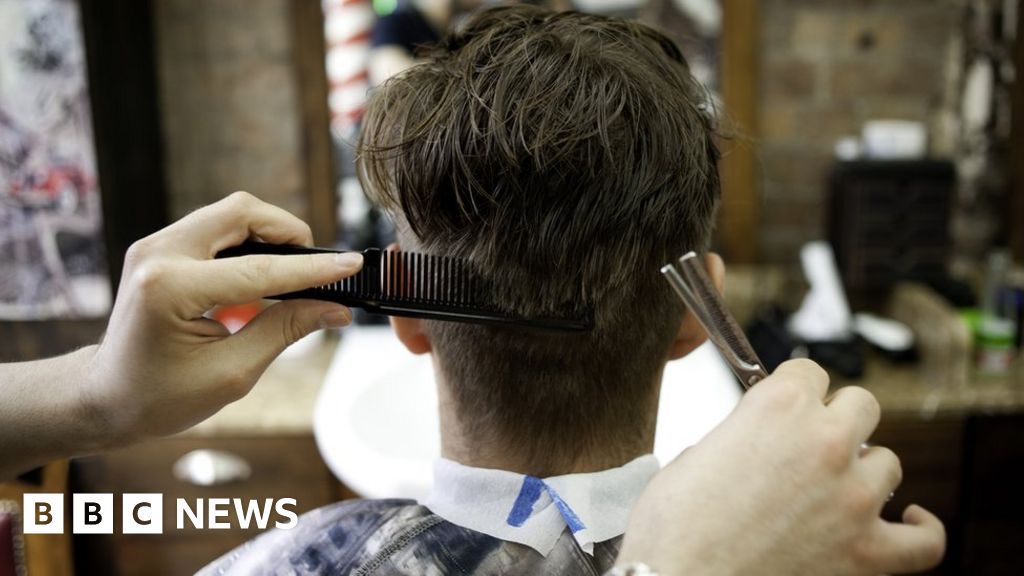 County Durham barber and customers fined for haircut breaches - BBC News