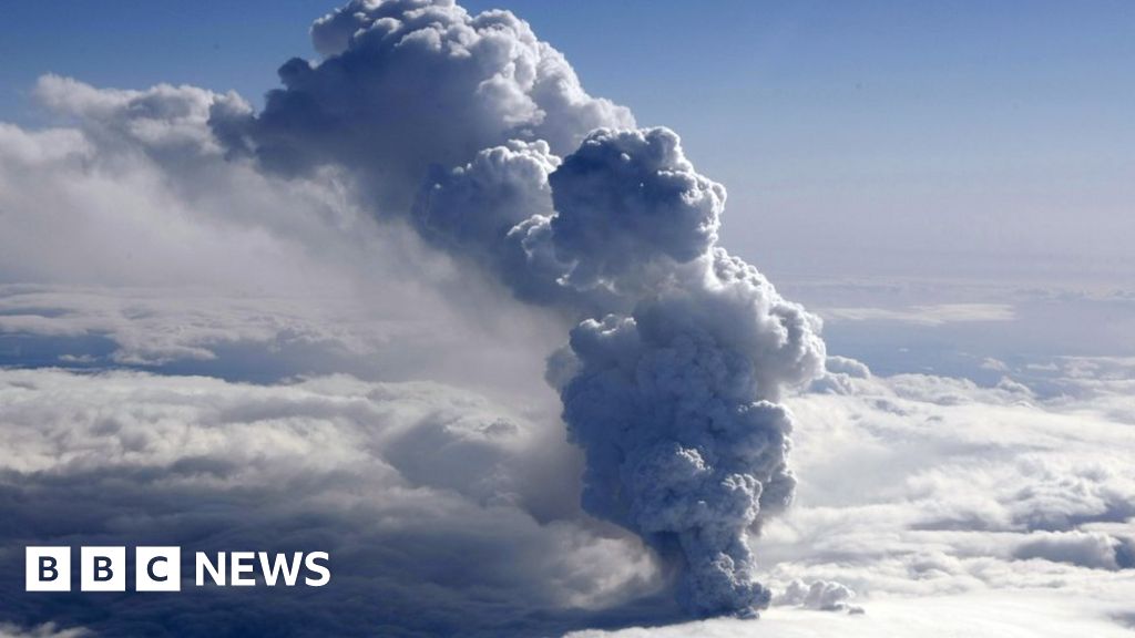 'Better estimate' of volcanic ash cloud return - BBC News