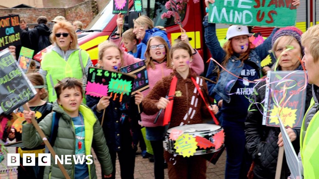 Essex libraries closures: Children protest against proposals