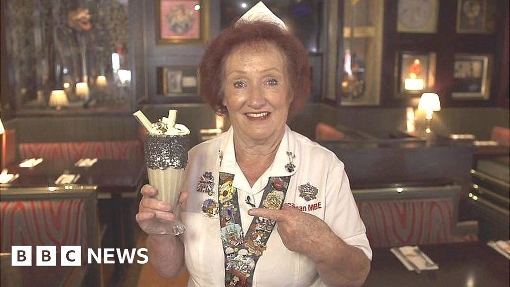 Meet Rita - Hard Rock Cafe London's longest-serving waitress - BBC News