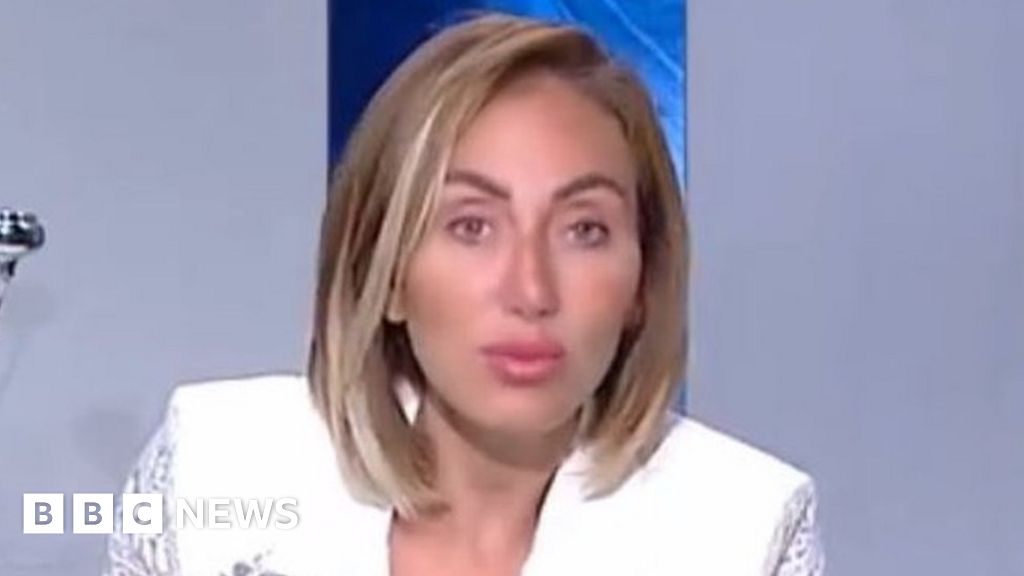 Reham Saeed: TV host suspended over obesity comments - BBC News