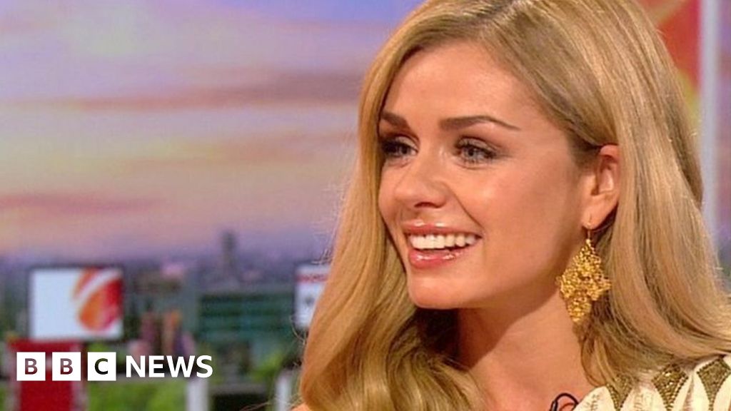 Singer Katherine Jenkins announces birth of daughter - BBC News