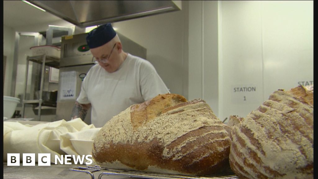 Prison project turns law breakers into braw bakers - BBC News