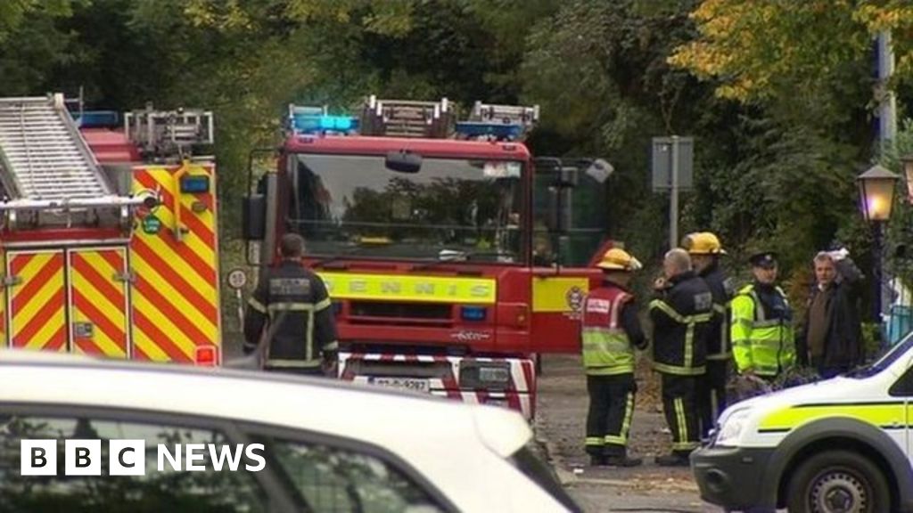 County Dublin fire: Ten people die in blaze at travellers' site - BBC News