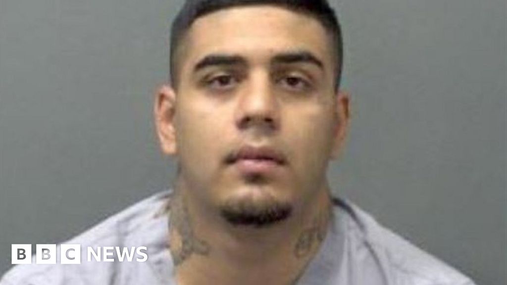 Hassan Mehmood: Boxer jailed over 'arson revenge attack' - BBC News