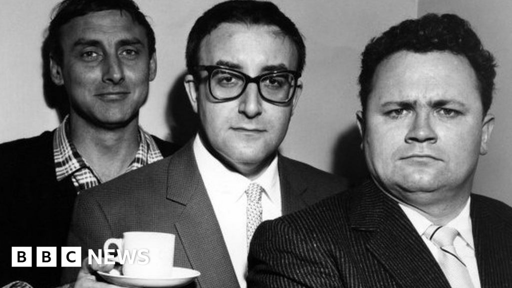 Sir Harry Secombe: Treasure trove shared on centenary - BBC News